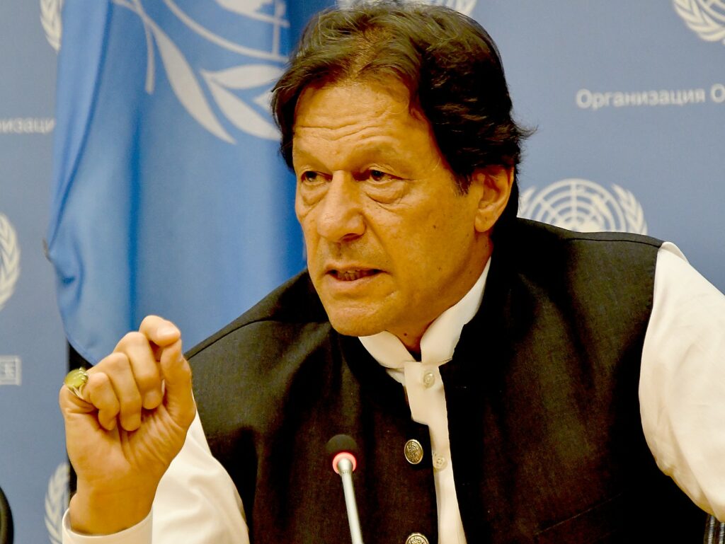 Pakistan PM Warns of Massacre in Kashmir, Confrontation with India ...